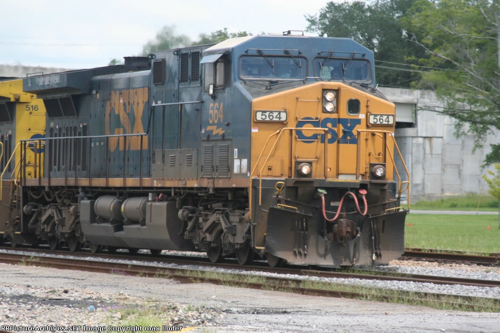 CSX 564